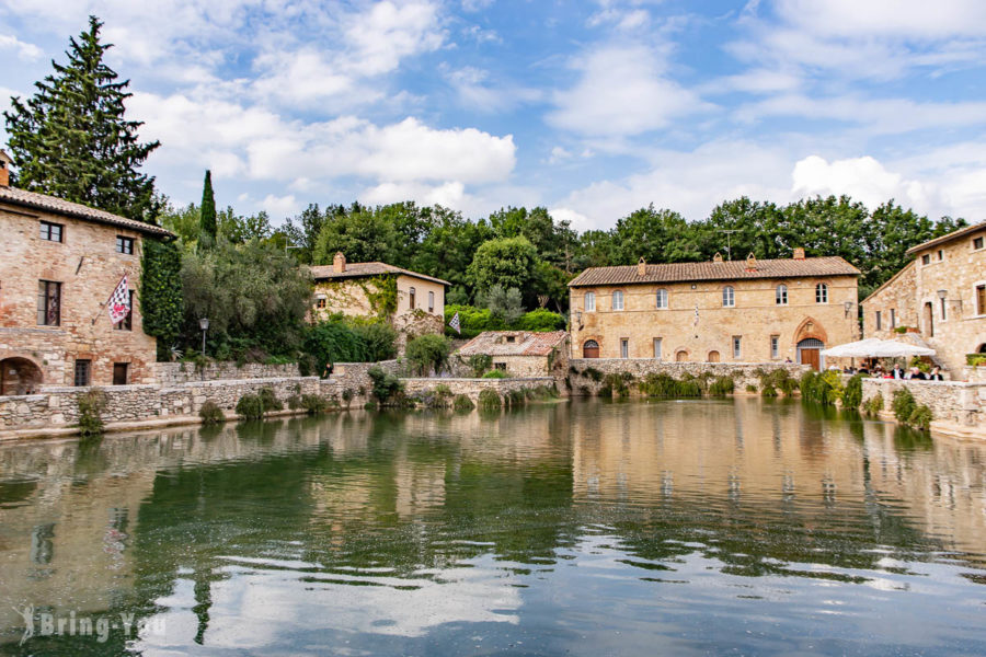 【義大利托斯卡尼 Val d'Orcia 景點】Bagno Vignoni、Parco dei Mulini 天然溫泉浴場 | BringYou