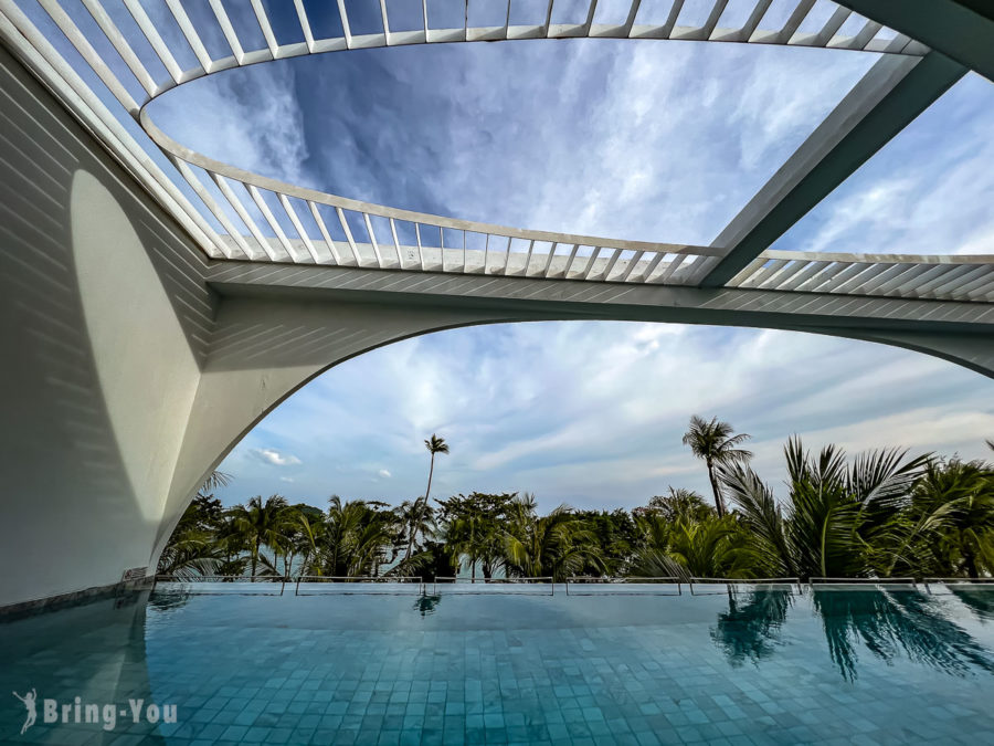 【泰国苏美岛五星级网美饭店】Sala Samui Resort & Spa：纯白房间附设夕阳美景泳池 | BringYou