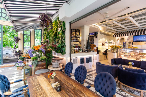 The Glass House Silver Pattaya: Dining Space & What To Order | BringYou
